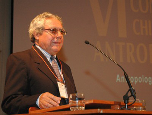 Rodrigo Montoya presenta su libro Cien años del Perú y de José María ...