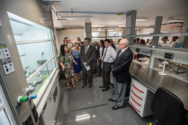 Universidad de Lima inaugura laboratorio de Grasas, Aceites y Alimentos ...