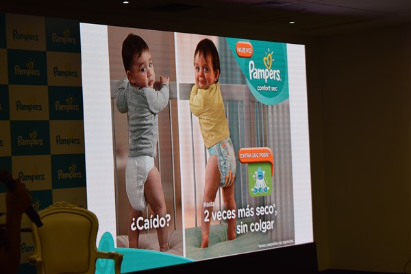 PAMPERS presentó la tecnología de canales Extra Sec Pods en sus pañales ...