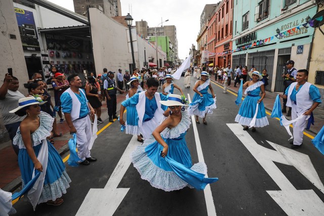 Carnaval de Lima llenó de color y alegría el centro histórico de la ...
