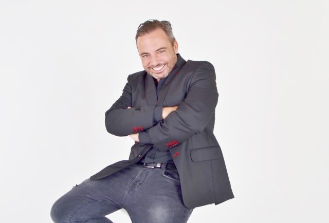 Marcos Llunas vuelve al Perú con todos sus éxitos regresa a Lima para ...