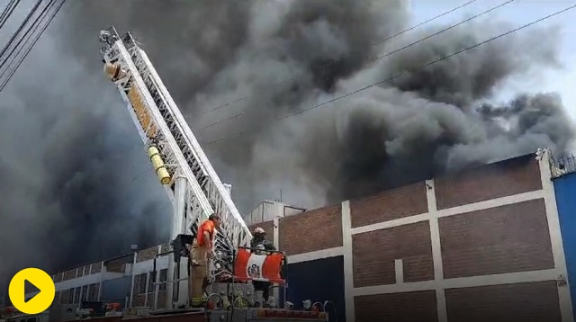 Cercado de Lima: Fuerte Incendio se da en un Almacén de Insumos ...