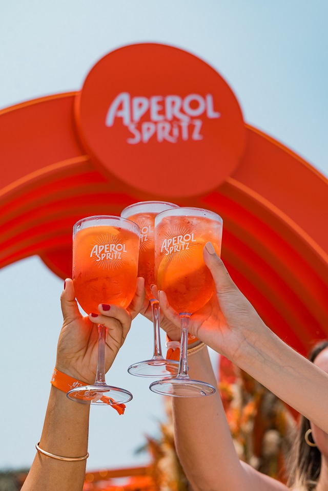 2 mil personas vibraron en el primer Aperol Spritz Live en el Perú ...
