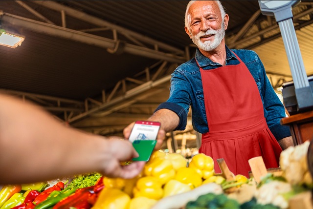 App izipay: la primera en aceptar todas las tarjetas desde un celular ...